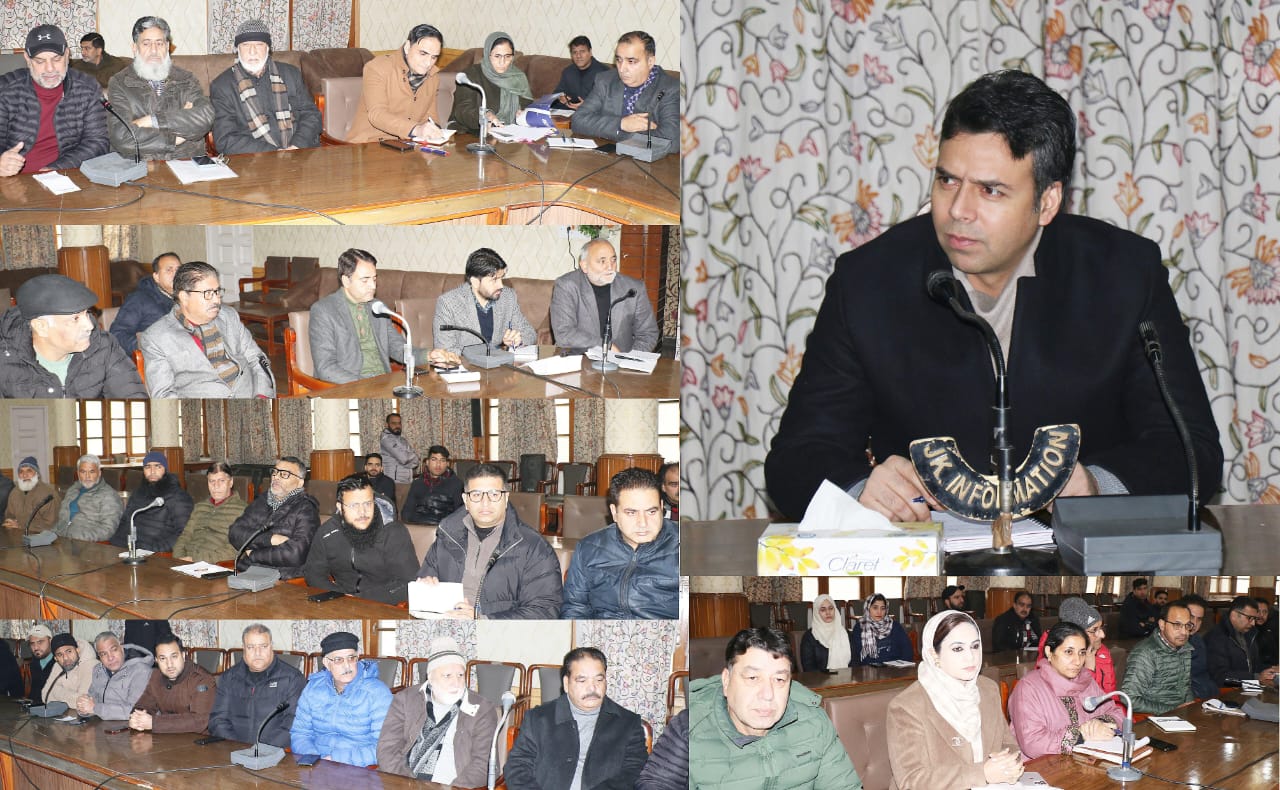 DC Srinagar holds Public Darbar at Banquet Hall — The Kashmir Monitor